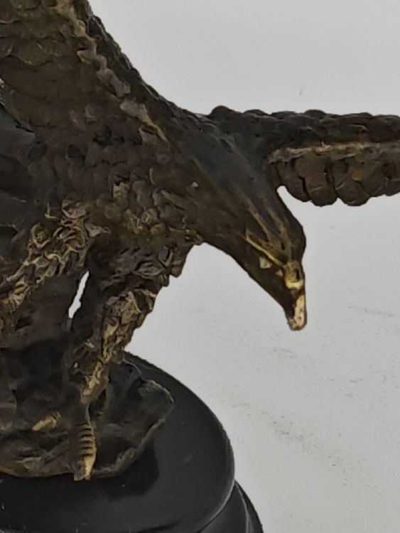 FLIEGENDER ADLER BRONZE STATUE AUF MARMORSOCKEL TOP TOP (Gebraucht) in Jeuss für CHF 99 – mit ...