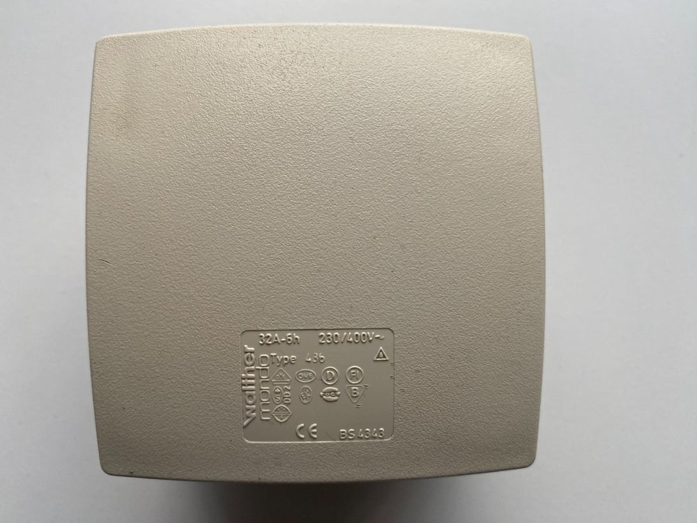 Walther mondo EB-Steckdose 5L 32A 90×90mm, grau III | Kaufen auf Ricardo