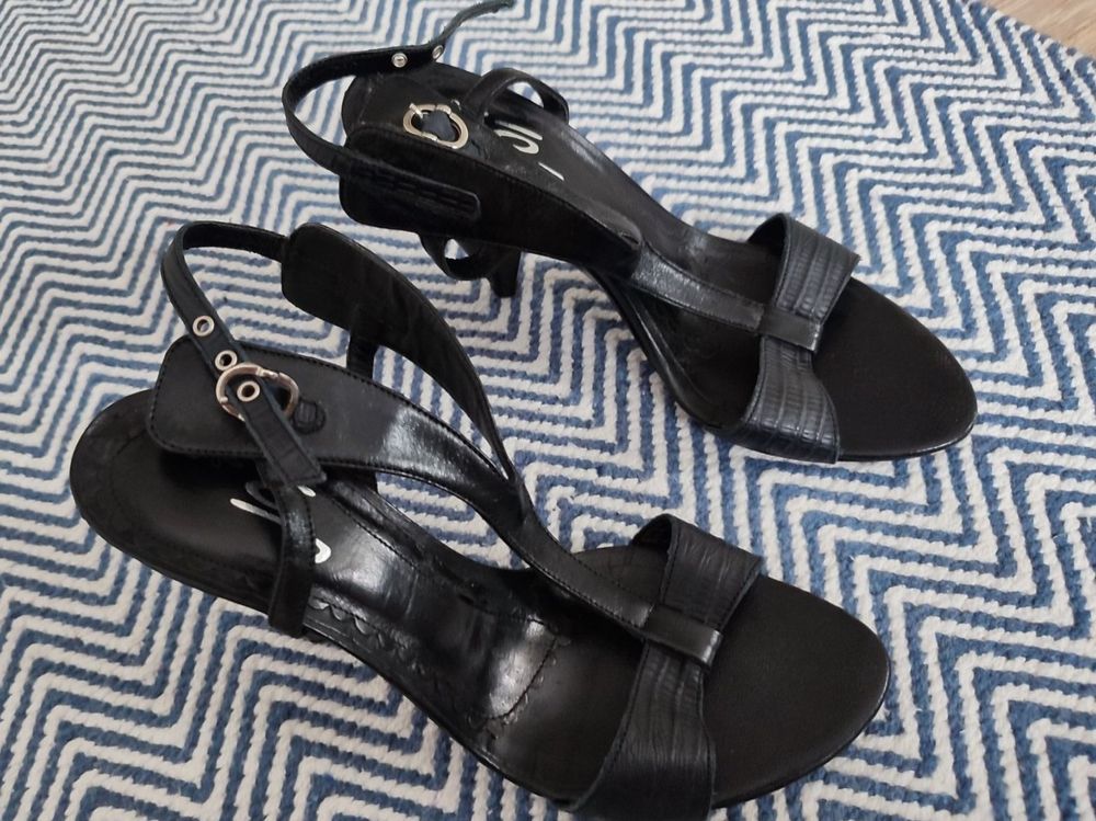 Sandalette Gr 38 (Neu (gemäss Beschreibung)) in Bellikon für CHF 3 – mit Lieferung auf Ricardo ...