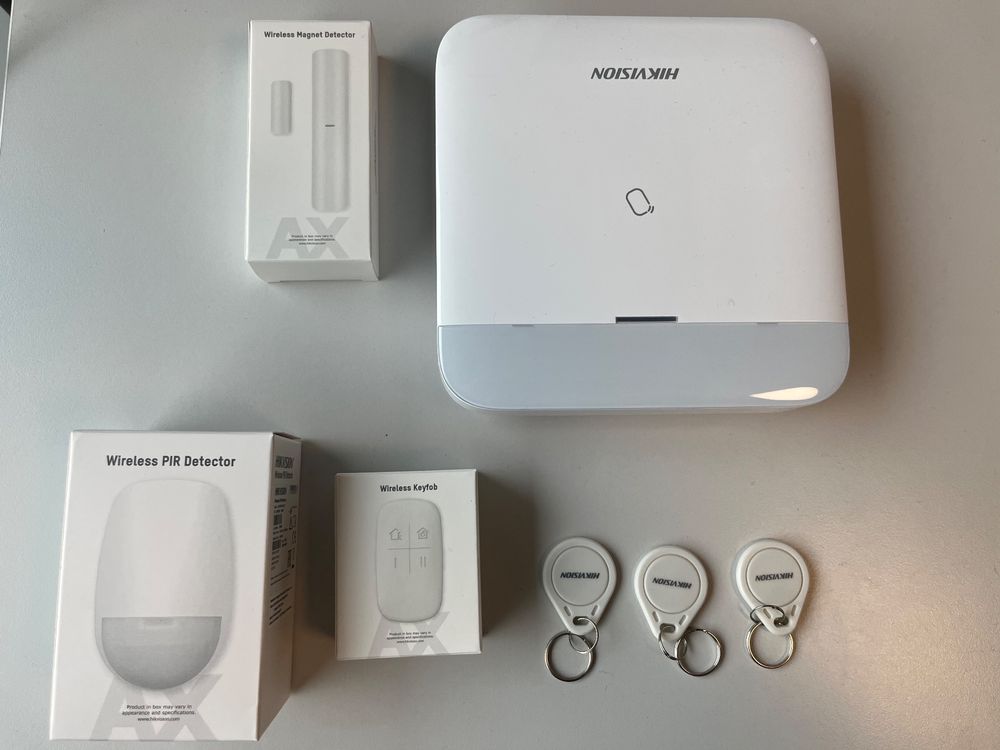 Hikvision Funk Alarmanlage AX PRO Zentrale 96 im SET | Kaufen auf Ricardo