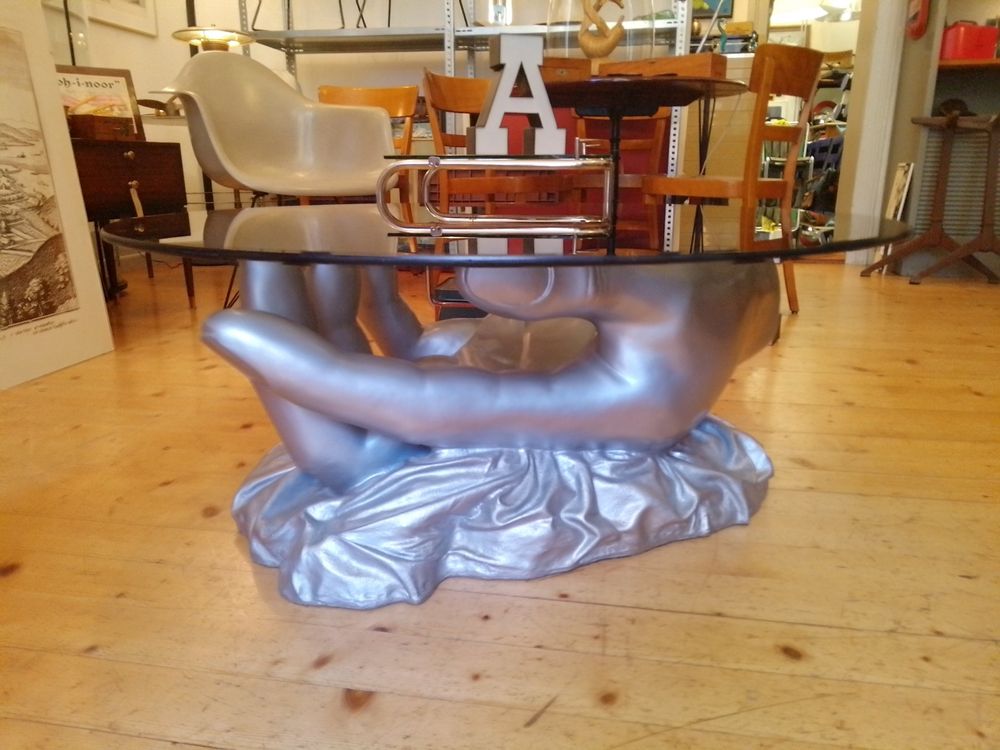 Table basse pop art en forme de main, 1970' (Gebraucht) in Biel/Bienne ...