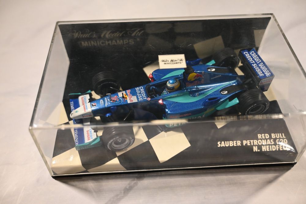 Sammlerstück: Red Bull Sauber C20 von Minichamps (1:43) (Gebraucht) in ...