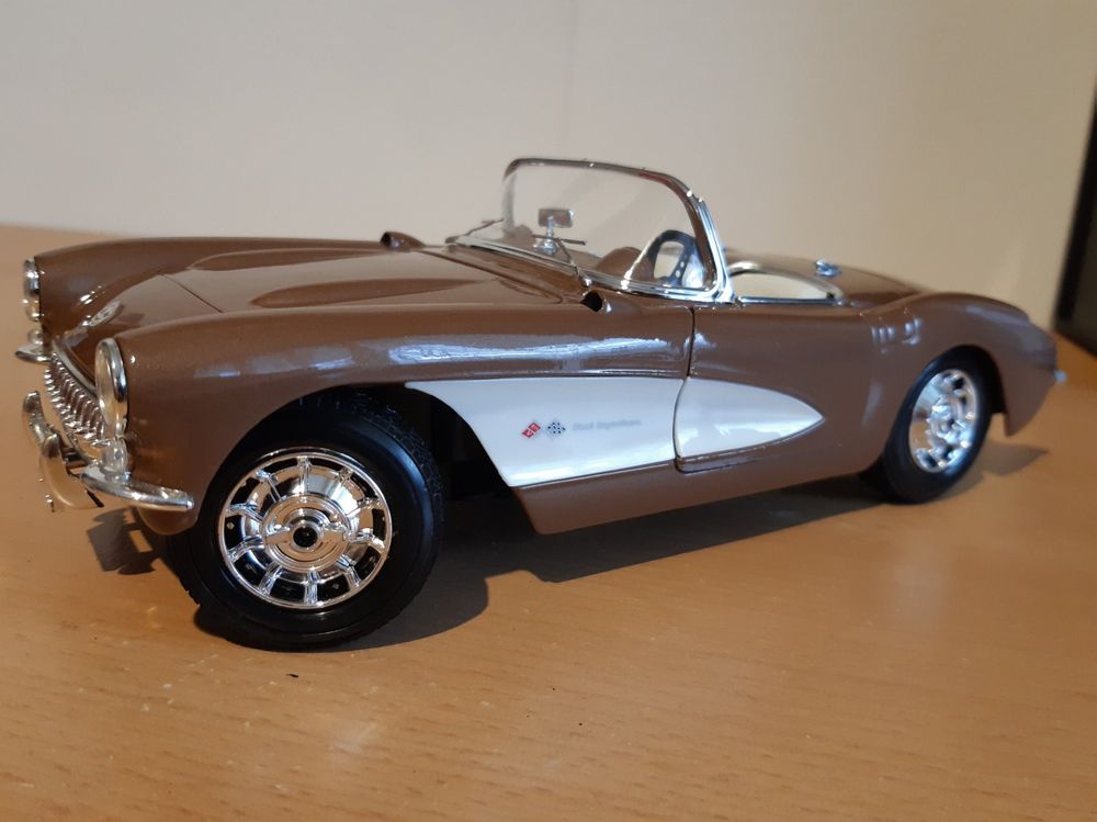 Chevrolet Corvette '1957' (Maisto) 1:18 | Kaufen auf Ricardo