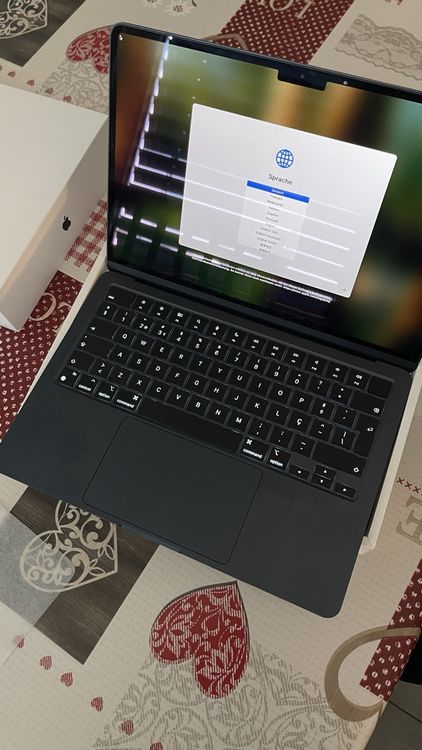 MacBook Air M3 noir (Gebraucht) in Yverdon-les-bains für CHF 750 – mit Lieferung auf Ricardo kaufen