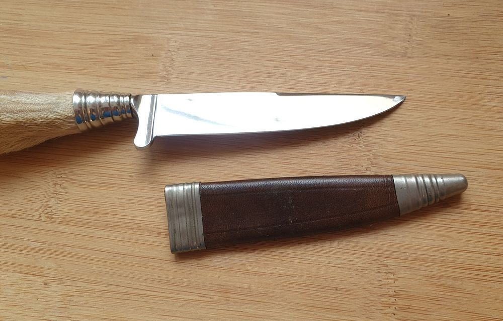 Messer / Jagdnicker mit Rehfuss. Das hat nicht jeder. (Gebraucht) in ...