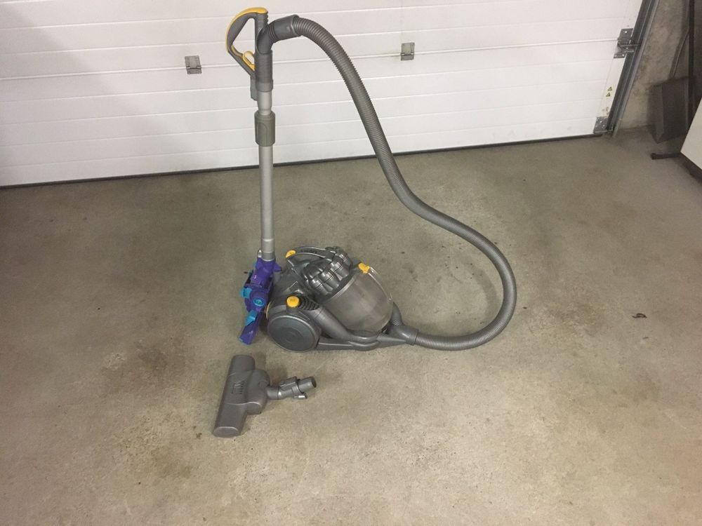 Dyson DC08 (Gebraucht) in Häfelfingen für CHF 46 – mit Lieferung auf ...