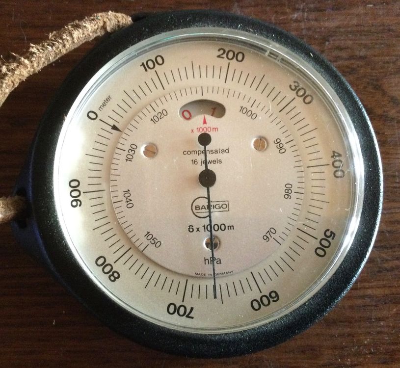 Altimètre et baromètre Barigo 6 x 1000 m avec étui et cordon | Kaufen ...