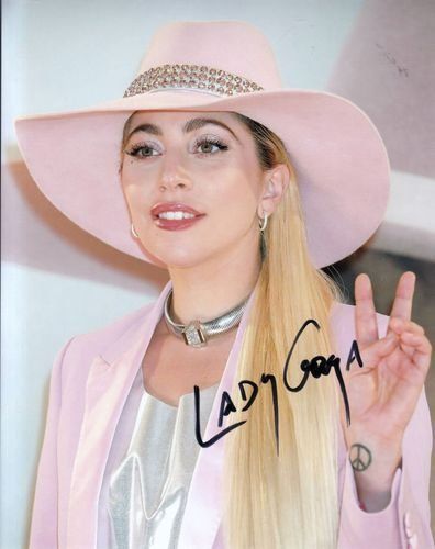 Lady Gaga - orig. sign. Grossfoto (Gebraucht) in für CHF 70 – mit ...