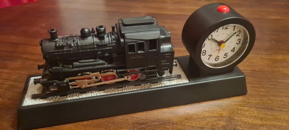 Dampflok Tisch-Uhr / Wecker - ideal für Eisenbahn Fans! | Kaufen auf ...