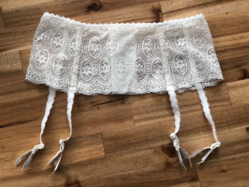 Triumph Strumpfhalter off white, Gr. M | Kaufen auf Ricardo