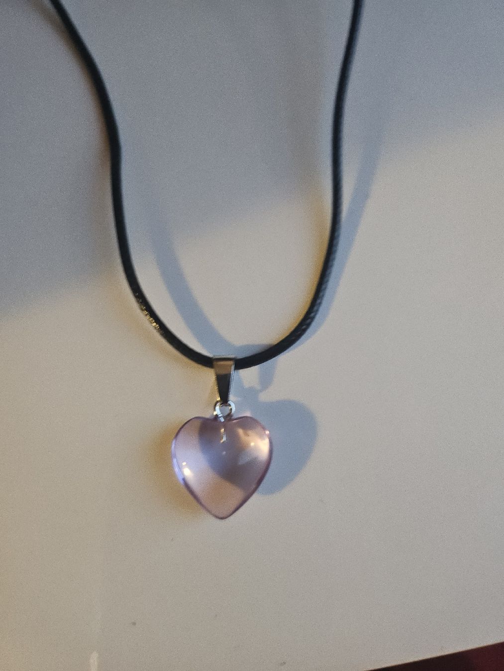 collier petit coeur rose (Neuf (Voir description)) à Senèdes pour CHF 1 – avec livraison ...