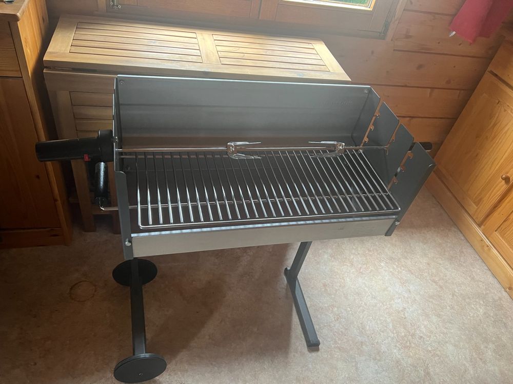 Dancook 7400 Holzkohlengrill + Motor + Grillspieß (Gebraucht) in Studen ...
