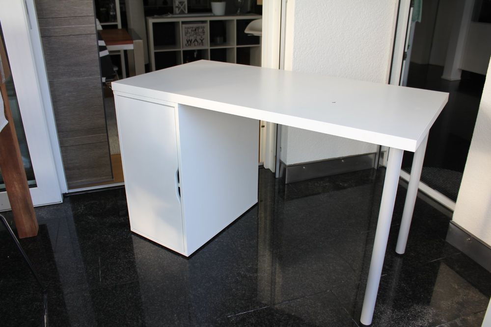 Pult weiss mit Korpus seitenverstellbar (Gebraucht) in Sursee für CHF ...