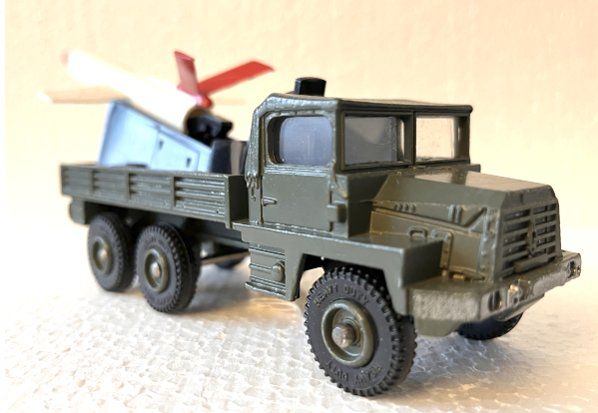 Dinky Toys Berliet Gazelle Rocket Launcher No 816 | Kaufen auf Ricardo