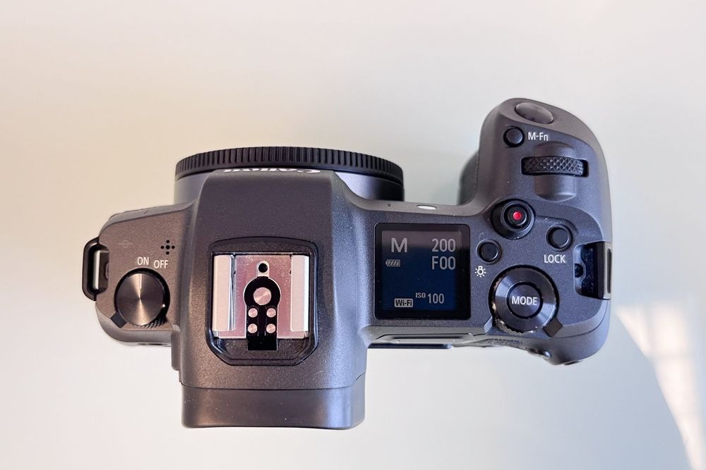 Canon EOS R + Small Rig Cage + Nato Top Handle (Neu (gemäss ...