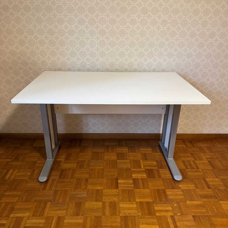 Schreibtisch Bürotisch weiss 75 x 120 cm (Gebraucht) in Balzers für CHF ...