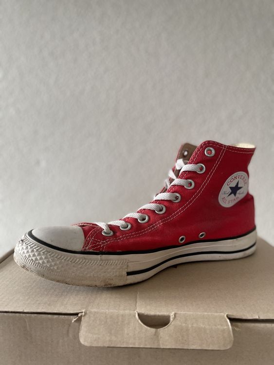 Rote Converse Chucks, Gr. 42 (Gebraucht) in St. Niklausen LU für CHF 15 ...