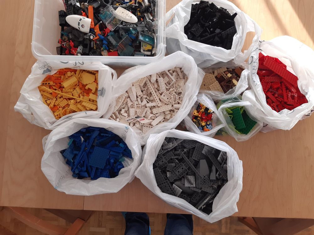 Circa 7.5 kg gemischte Legos (Gebraucht) in Bolligen für CHF 54 – mit ...