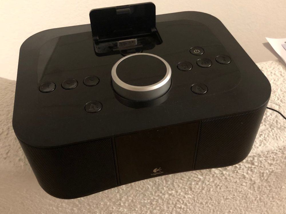 Radiowecker Logitech Clock Radio Dock S-00117 gebraucht (Gebraucht) in ...