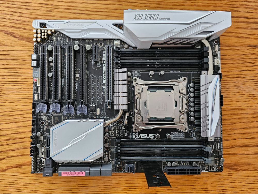 Mainboard LGA 2011 (ASUS x99 deluxe 2) mit i7 6850k 6 cores (Gebraucht ...