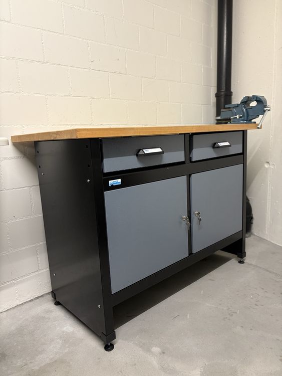 Spacious Workbench with Storage | Kaufen auf Ricardo