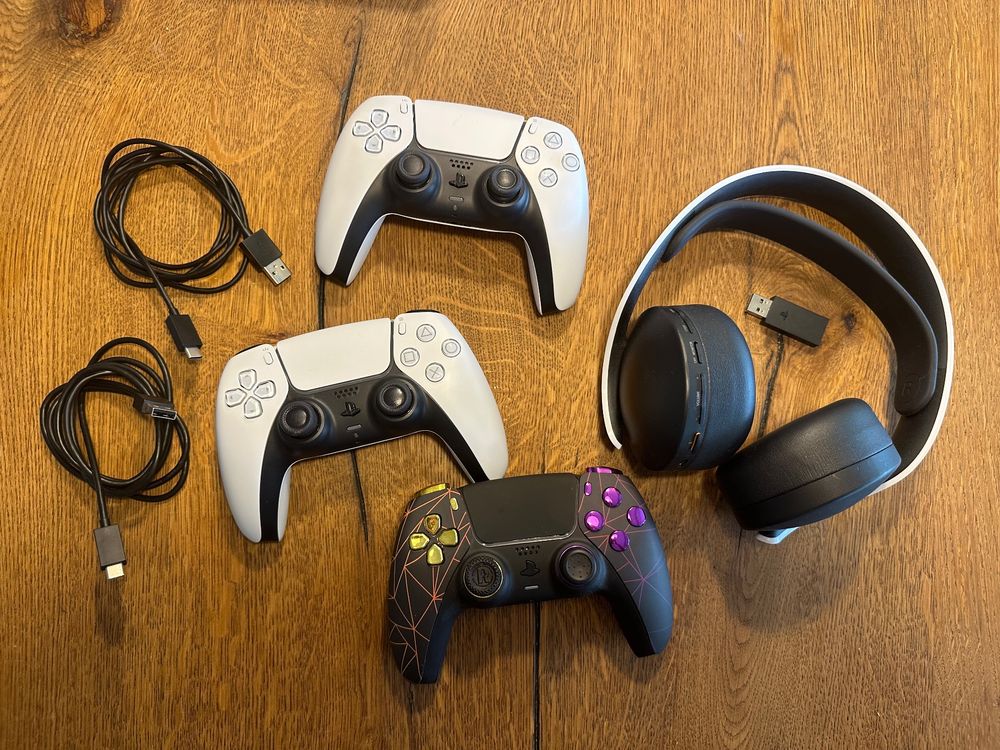 Playstation 5 disc inkl. 3 Controller (Gaming cont.)+Headset (Gebraucht ...