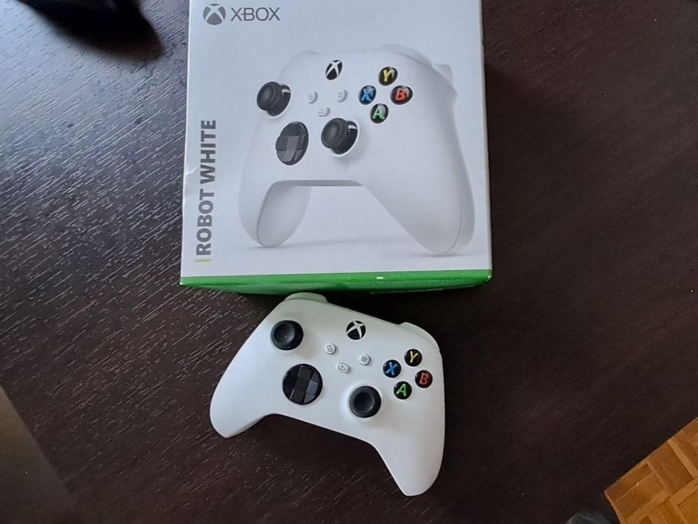 Microsoft Xbox Wireless Controller - Robot White NEUWERTIG! | Kaufen auf Ricardo