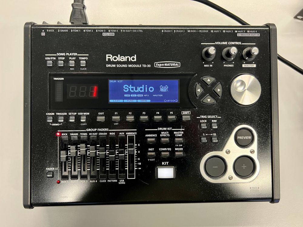 Roland TD-30 E-Drum Soundmodul (V-Drums) (Gebraucht) in Udligenswil für CHF 705 – mit Lieferung ...