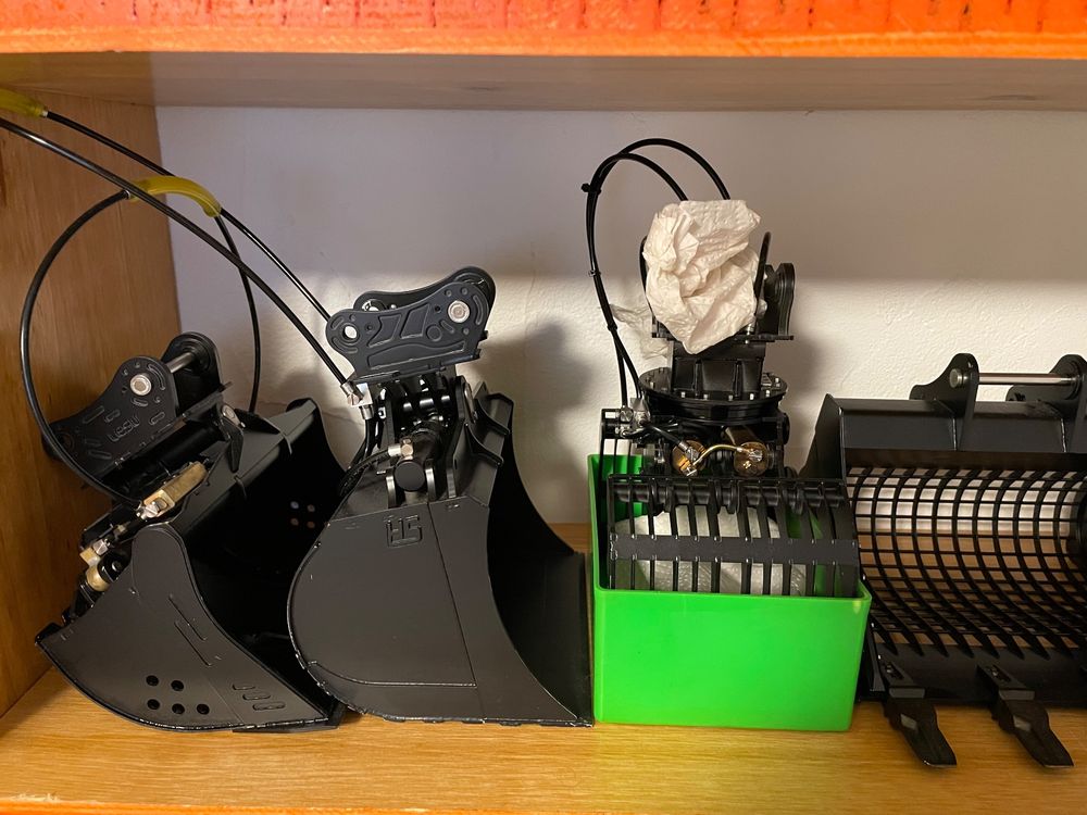 Lesu Bagger CAT 374 (Gebraucht) in Wittwil für CHF 4790 – nur Abholung ...