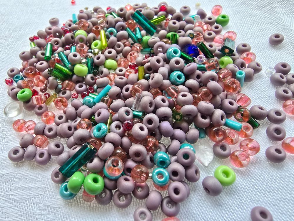 Mix Perlen- Rest (Neu und originalverpackt) in Basel für CHF 1.5 – mit Lieferung auf Ricardo kaufen