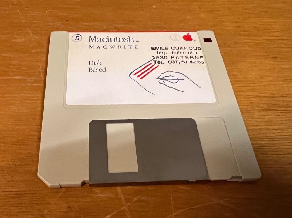 Macintosh MacWrite 1984 F690-5024-C en Français (Gebraucht) in Villars ...