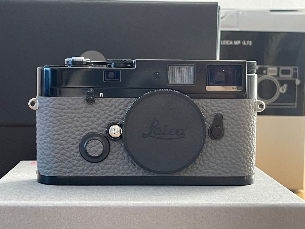 Leica MP Black paint (Arte di Mano custom leather) (Gebraucht) in ...
