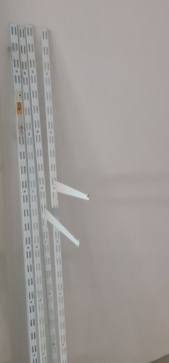 Wandschienen weiss + Träger, Regalsystem, Kellerregal (Gebraucht) in St ...