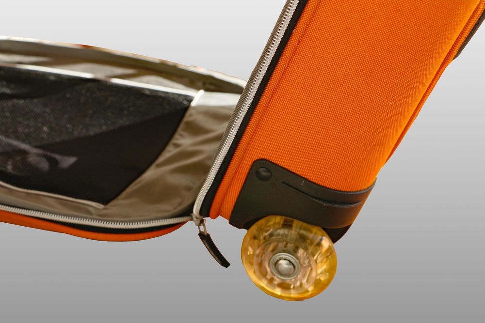 Rad Koffer, Trolley, Orange (Gebraucht) in Oberrieden für CHF 10 – mit ...