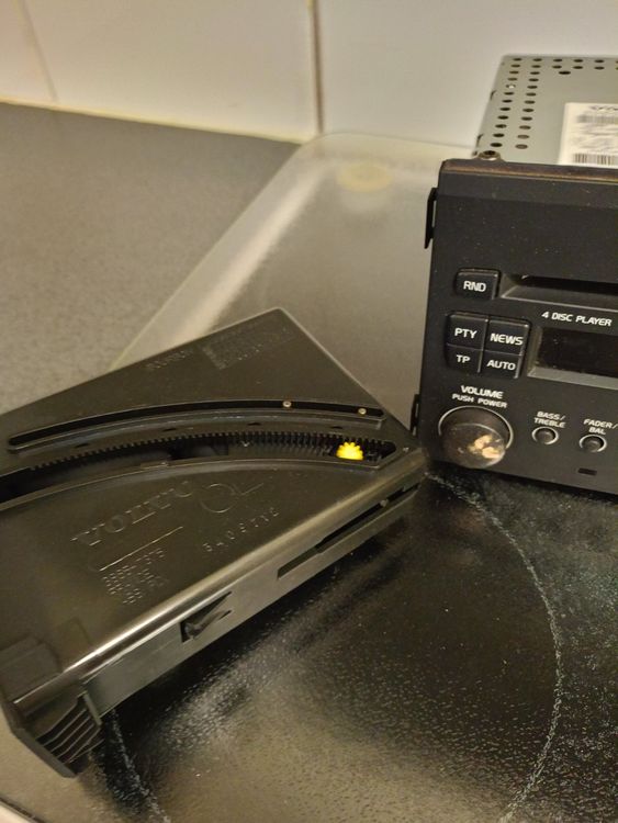 Autoradio Volvo HU-803 (Gebraucht) in Schaffhausen für CHF 30 – mit ...