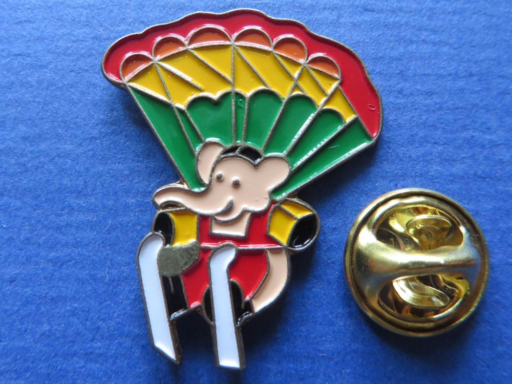 PIN'S PIN, ELEFANT ELEPHANT MIT FALLSCHIRM (Gebraucht) in Neuhausen für CHF 0.8 – mit Lieferung ...