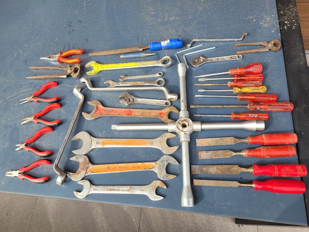 Verschiedenes Werkzeug (Gebraucht) in Goldau für CHF 4 – nur Abholung ...