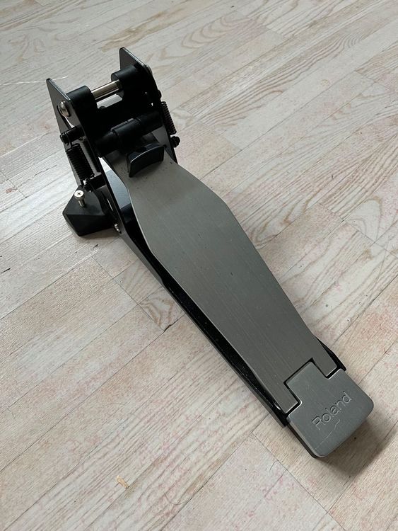 Roland KT-9 Kick Trigger Pedal (Gebraucht) in Glarus für CHF 75 – mit ...