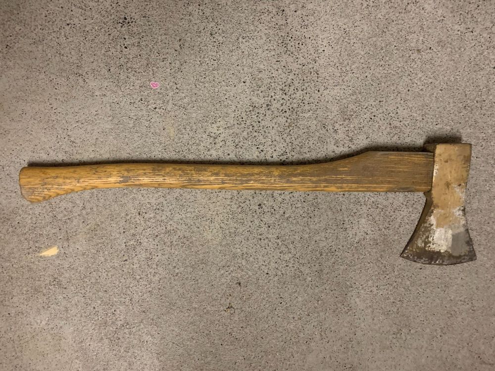 grosse Axt bzw. grosses Beil (Gebraucht) in Brüttisellen für CHF 3 ...