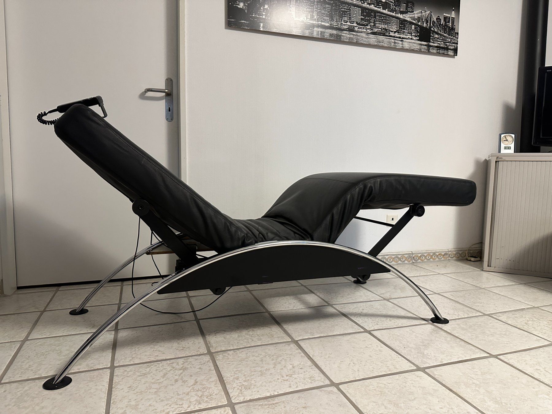 Design Relaxliege Chrom Schwarz Leder (Gebraucht) in Nürensdorf für CHF ...