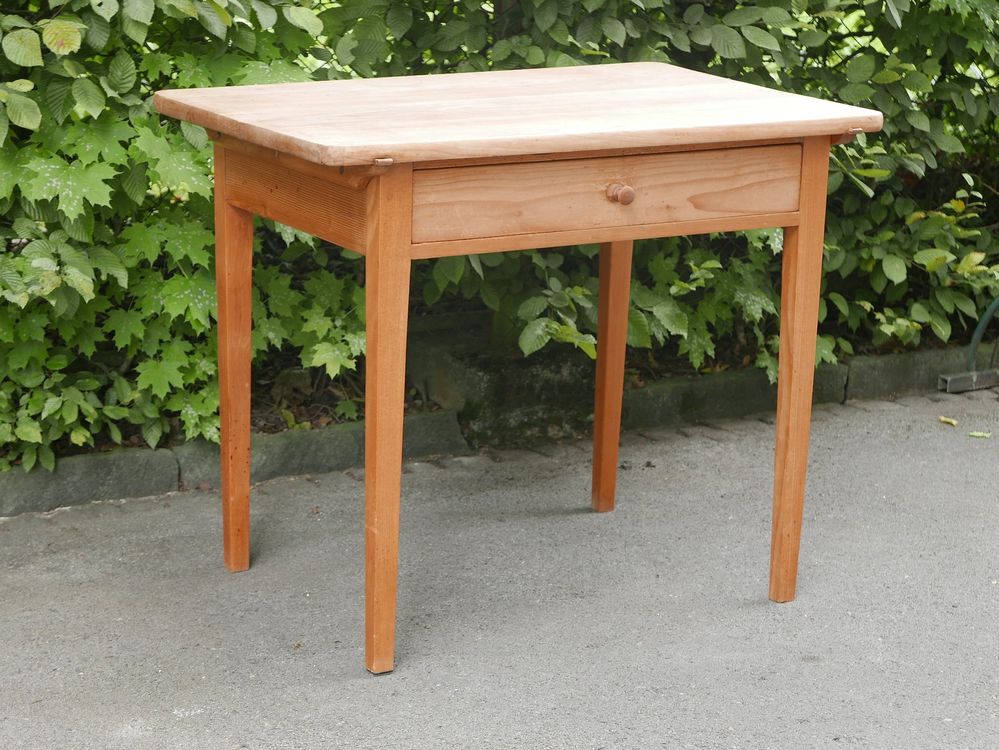 KLEINER ZIERLICHER BIEDERMEIER-TISCH CA. 1860 KIRSCHBAUMHOLZ | Kaufen ...