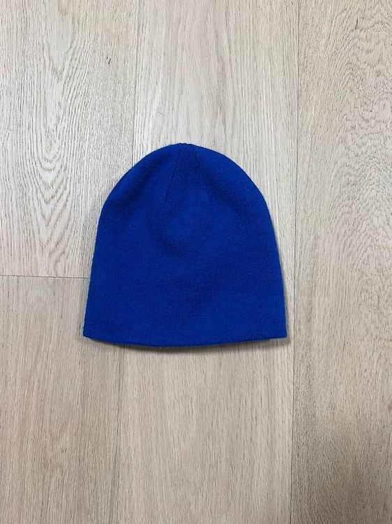 Bonnets "mea culpa" et "Benette" (Gebraucht) in Crans VD für CHF 20 ...