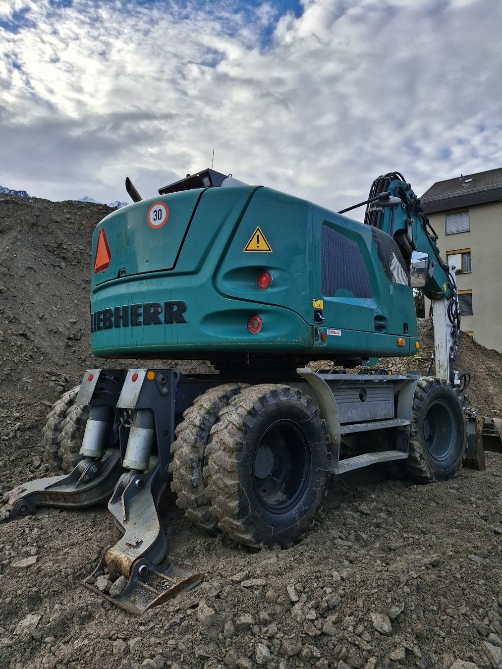 Liebherr A 910 Compact Bagger Jahrgang 2014 (Gebraucht) in kägiswil für ...