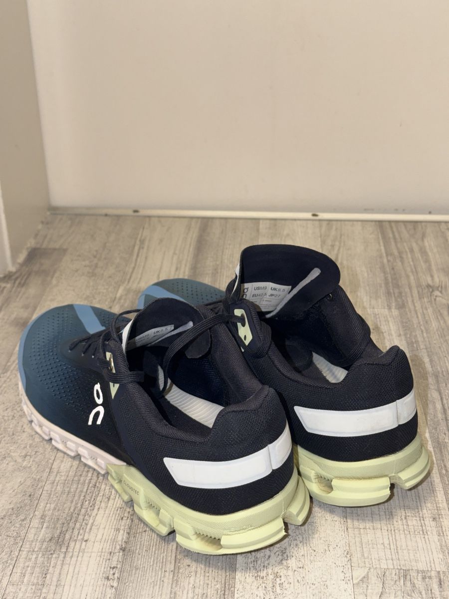 On Cloud Herren Laufschuhe Gr. 42.5 - Top Zustand! (Gebraucht) in ...