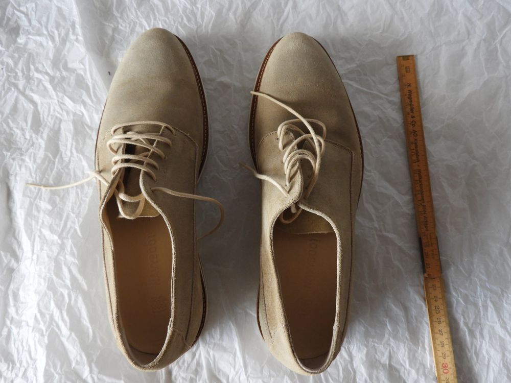 Elegantes Wildlederschuhe Wie Neu Aussehen Lassen Fotos
