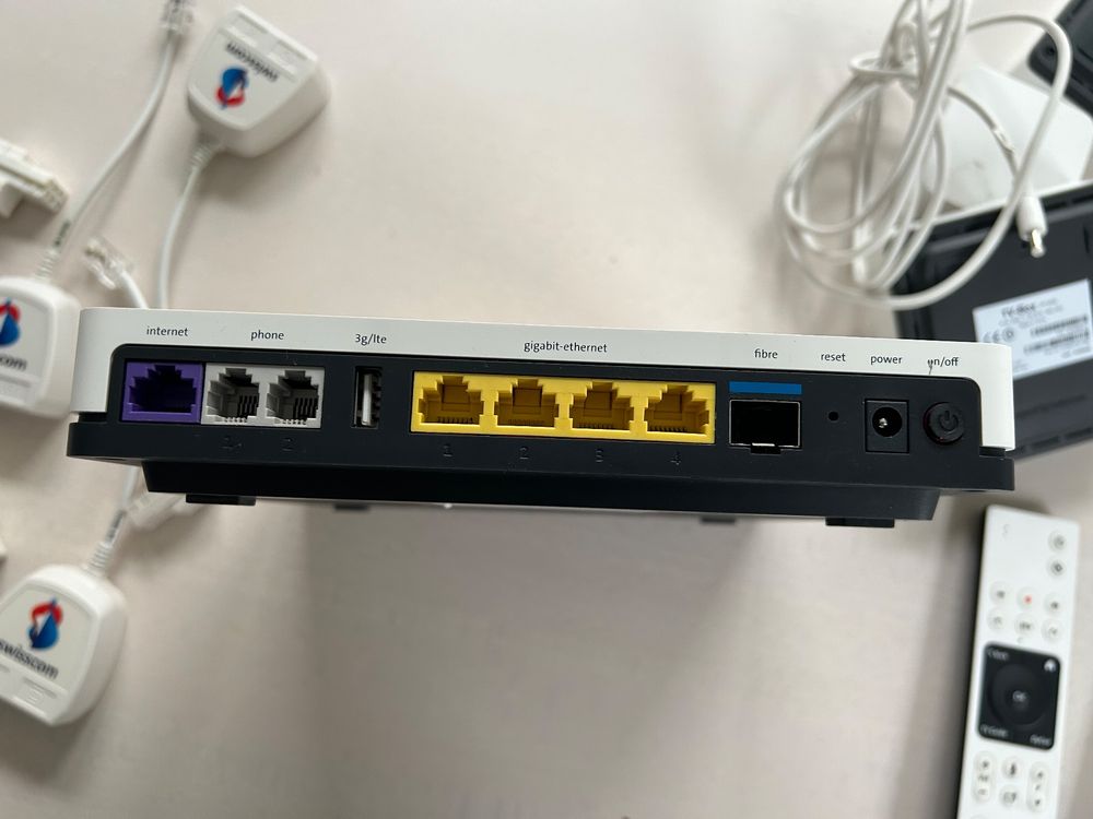 Swisscom Router inkl. 2 TV Boxen | Kaufen auf Ricardo