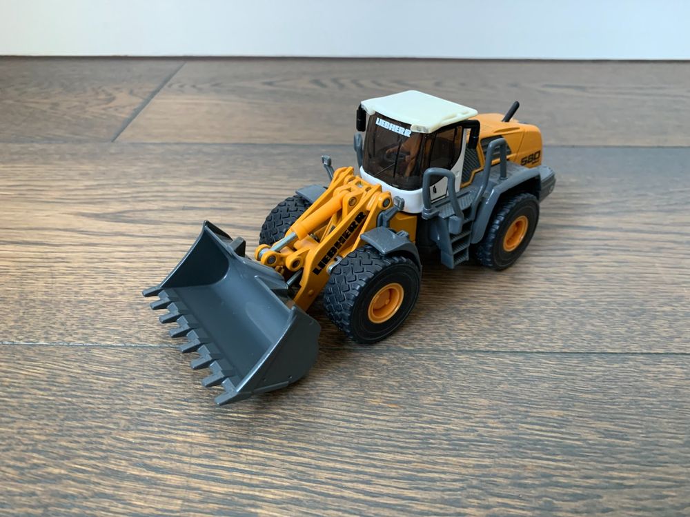 Siku Radlader Liebherr L580 2plus2 1:50 (Gebraucht) in Zug für CHF 11 – mit Lieferung auf ...