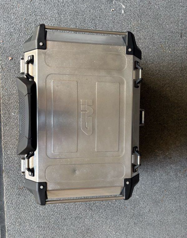 Top case Givi Trekker alu gris 58L (Gebraucht) in Neuchâtel für CHF 350 ...