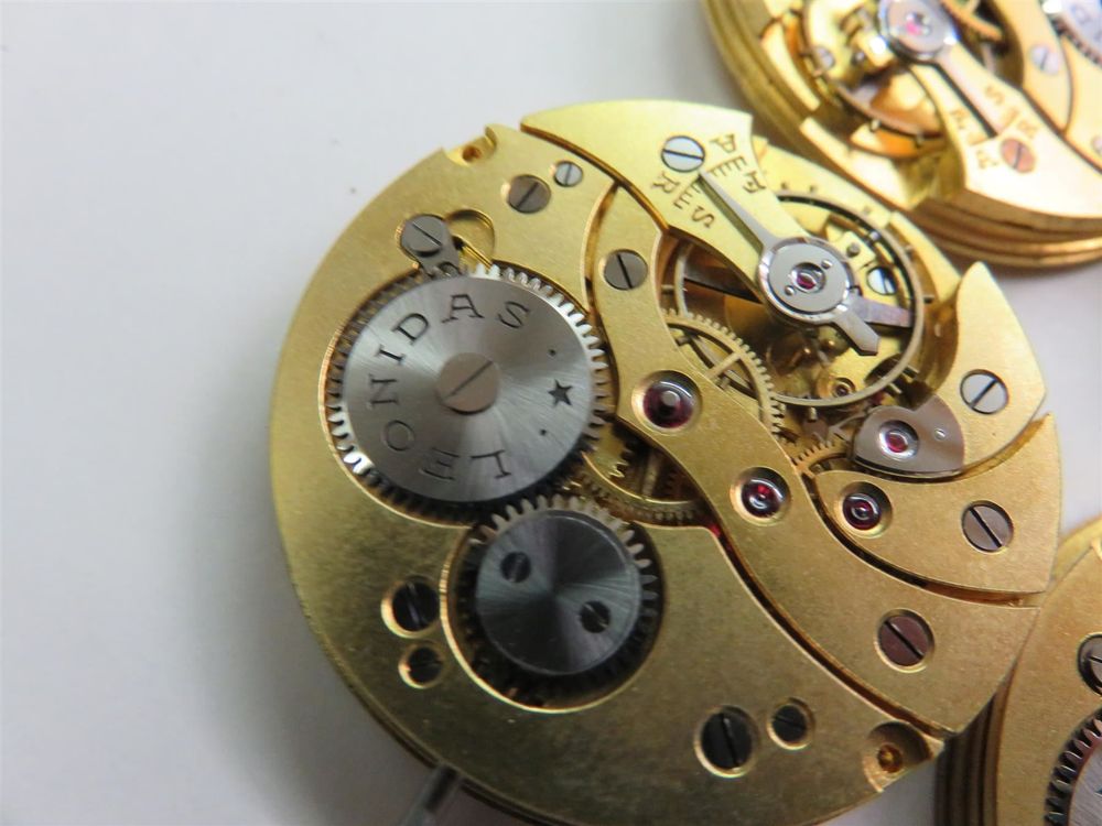 L E O N I D A S/HEUER, NOS Uhrwerke und Ersatzteile (Neu (gemäss Beschreibung)) in Hölstein für ...