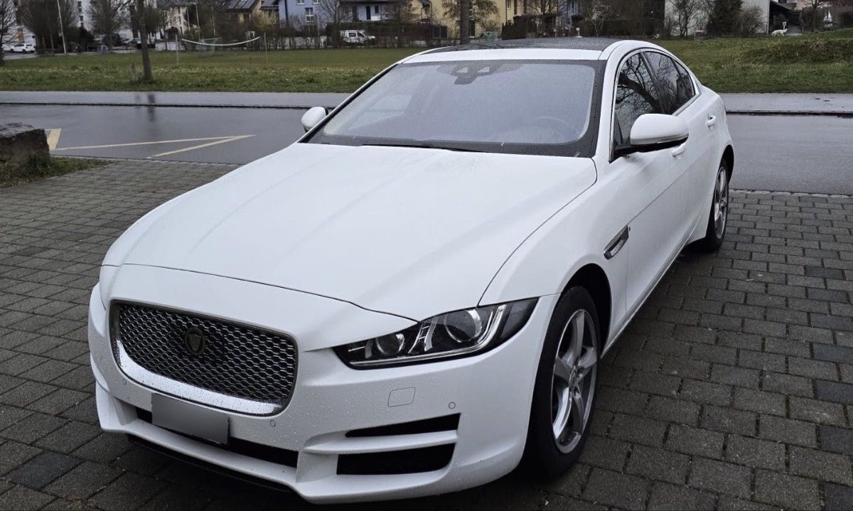Jaguar XE AWD 4x4 AHK 2 Tonnen Quality1 Garantie (Gebraucht) in ...